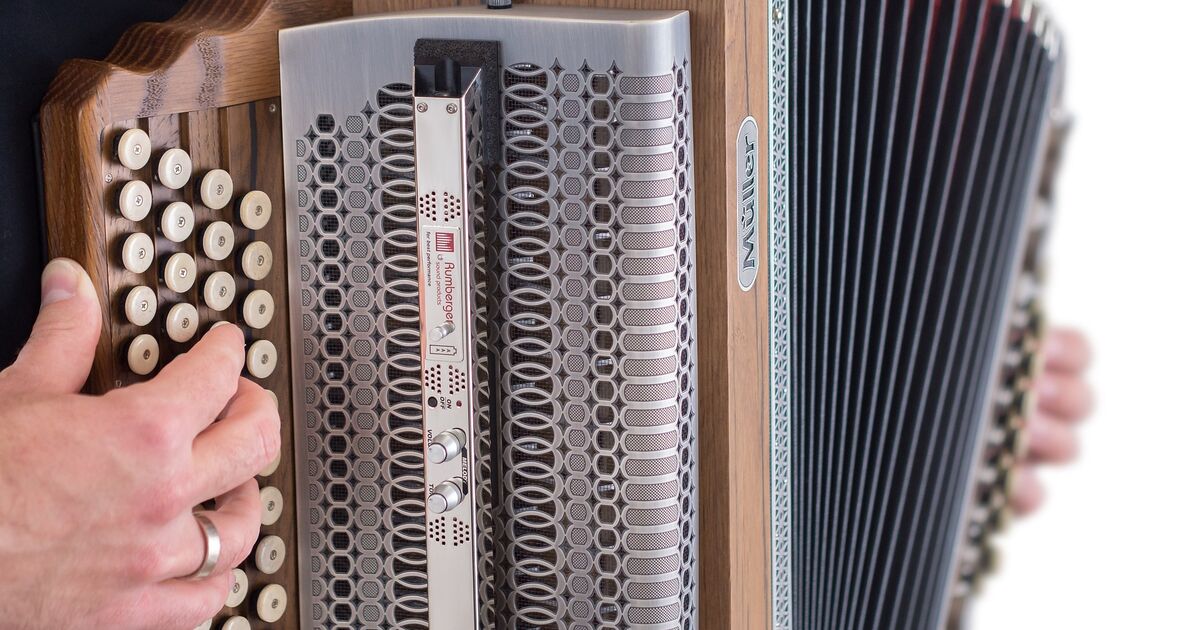 Vek harmonike – Album „Ekscentričan” Helmuta Jakobsa - RTS Planeta